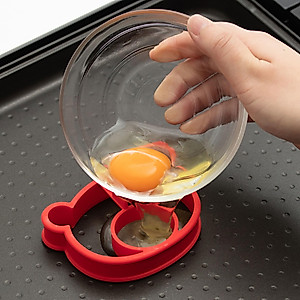 Egg Rings for Frying Eggs, Silicone Egg Molds, Egg Shaper, Pancake Molds, Bear Type