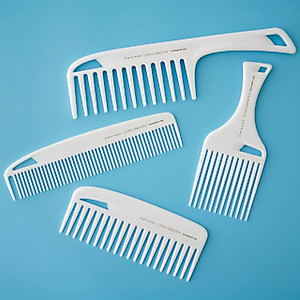 Cricket Ultra Smooth Coconut Detangler Comb – Infused with Coconut Oil & Keratin for Frizz-Free Shine, Ideal for Wet & Dry Hair, Extended Handle for Thick, Long, Curly Hair