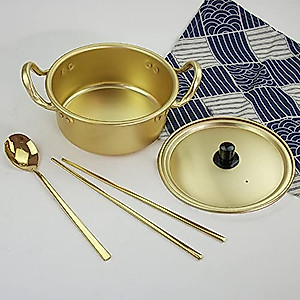 20cm Korean Ramen Cooking Pot with Spoon Chopsticks Lid Ramen Pot Fast Heating Instant Noodle Soup Korean Korean Ramen Noodle Pot Fast Heating For Kitchen Cookware(Gold)