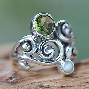 NOVICA Artisan Handmade Peridot Cultured Pearl Cocktail Ring Artisan Crafted Sterling Silver Freshwater Green White Indonesia Flash Birthstone [ring Front 0.8 in L x 0.8 in W x 0.1 in H Band Width 2 ]