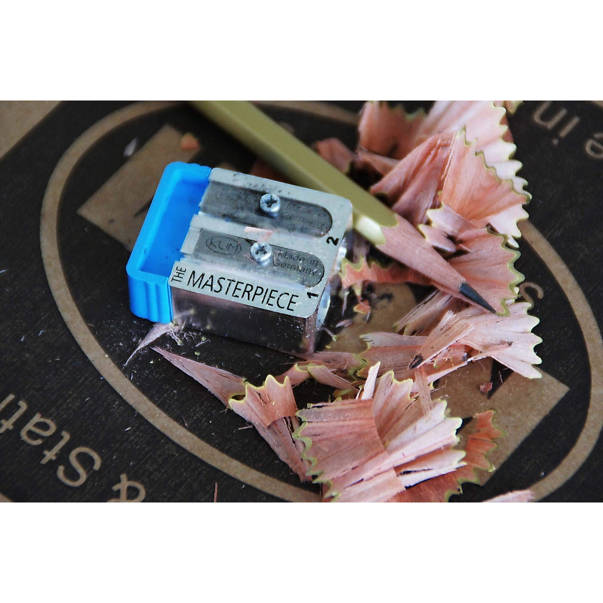 KUM AZ105.72.19-M - Longcone Sharpener "Meisterwerk", Neoprene Bag, 2 Replacement Blades, 1 Piece