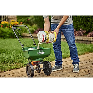 Tomcat Mole and Gopher Repellent Granules, Safe for Lawns and Gardens, 4 lbs.