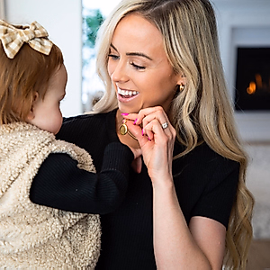 Modern Moments Gold Locket Necklace For Women - Oval Locket Pendant Necklace With Picture Inside - 16-18"