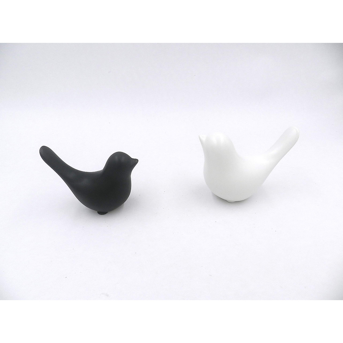 SuDuoLa Scandinavian Decor Bird Decor (Minimalist Decorations Modern Sculptures White Doves Birds Figurine) Home Decor Crafts Ceramic Birds Gifts (Black and White) 2Pcs