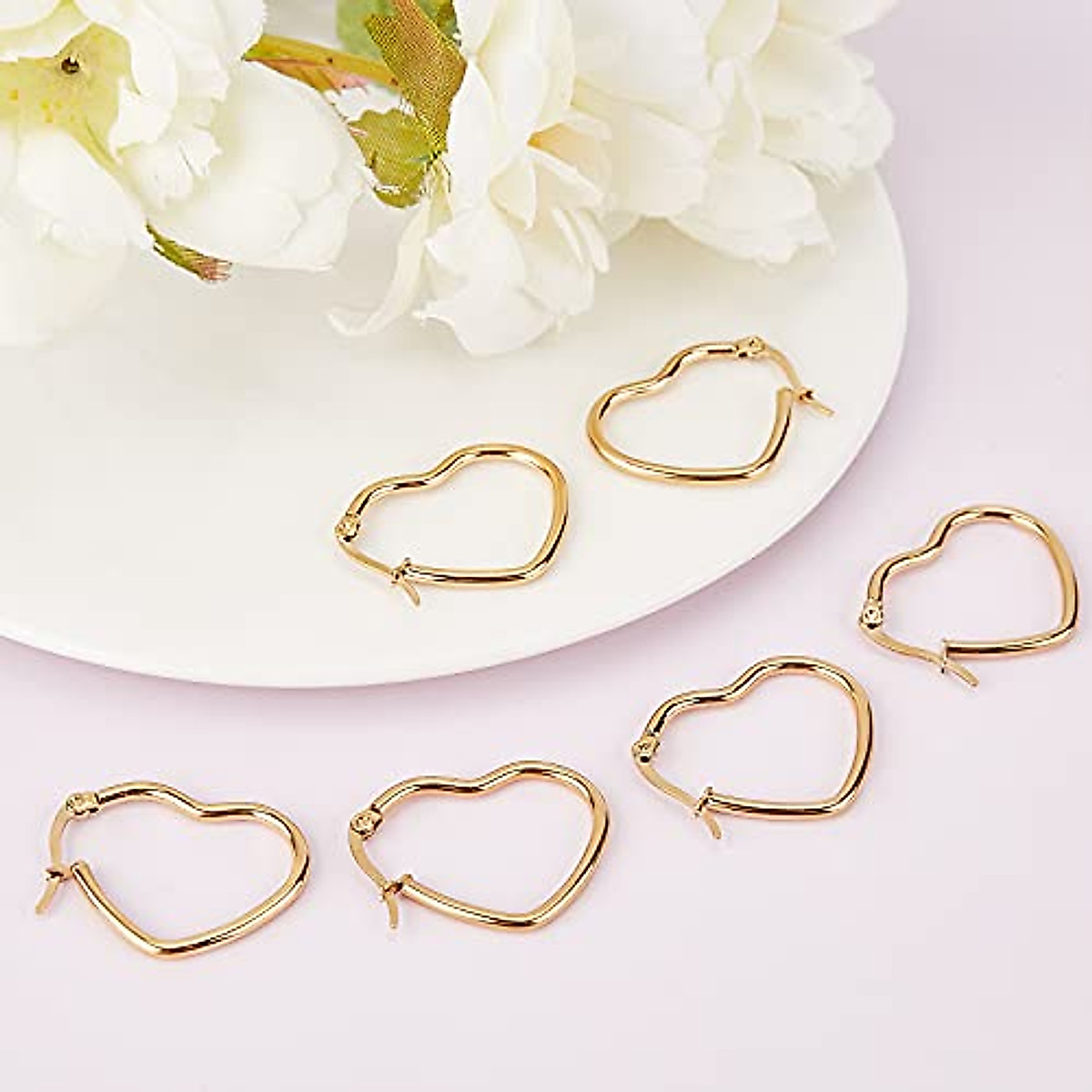 UNICRAFTALE About 36pcs Heart Hoop Earrings Golden Hypoallergenic Earring Hoops Stainless Steel Ear Wires Components 12 Gauge Huggie Earrings for Women Jewellery Making 29mm