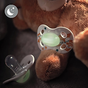 Medela Baby Pacifier | Night - Glow in The Dark | 18+ Months | 2-Pack | Lightweight | BPA-Free | Owls and Moon with Stars