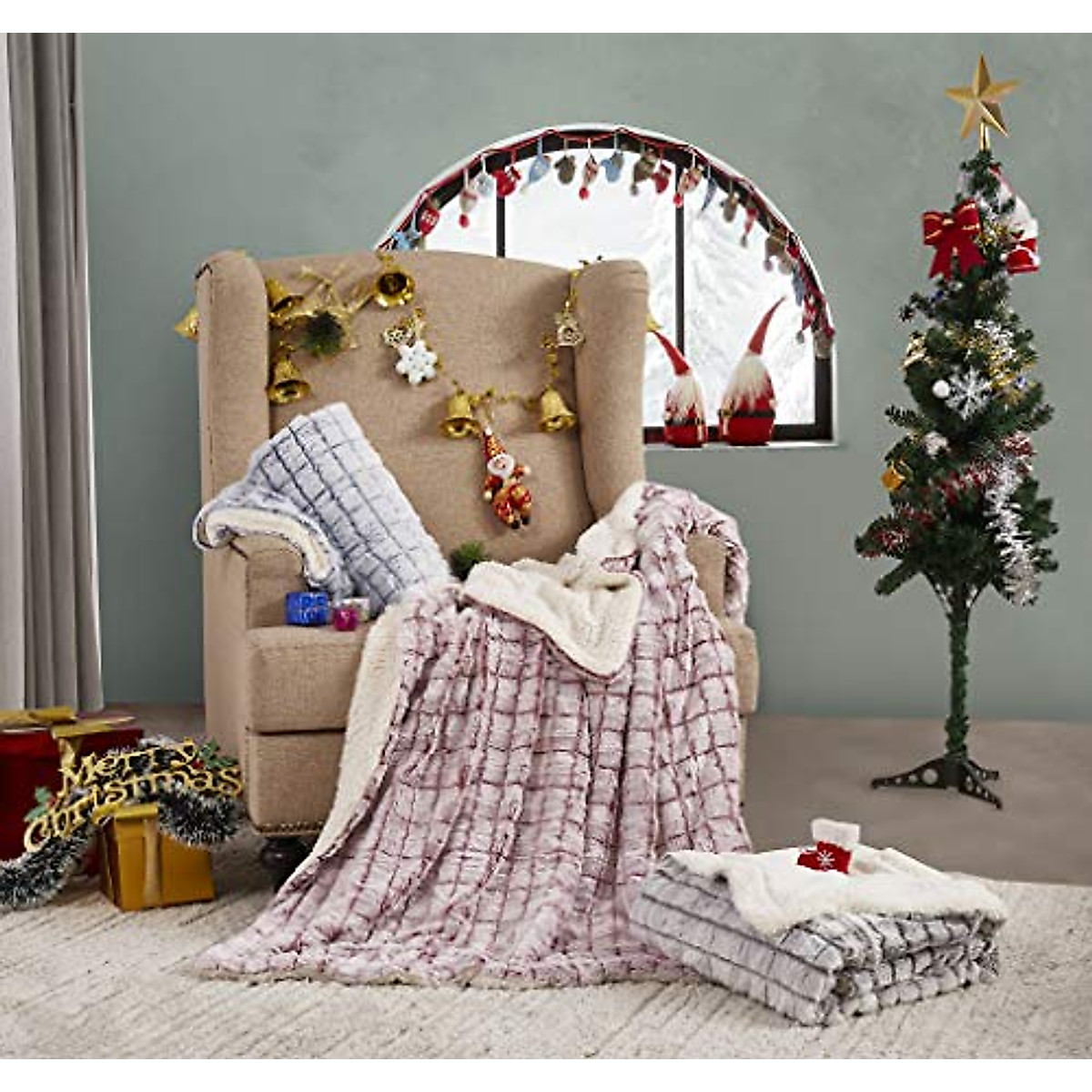 Hotel Suite Micromink/Sherpa Reversible 50 x 60 in Navy Color Throw, Navy