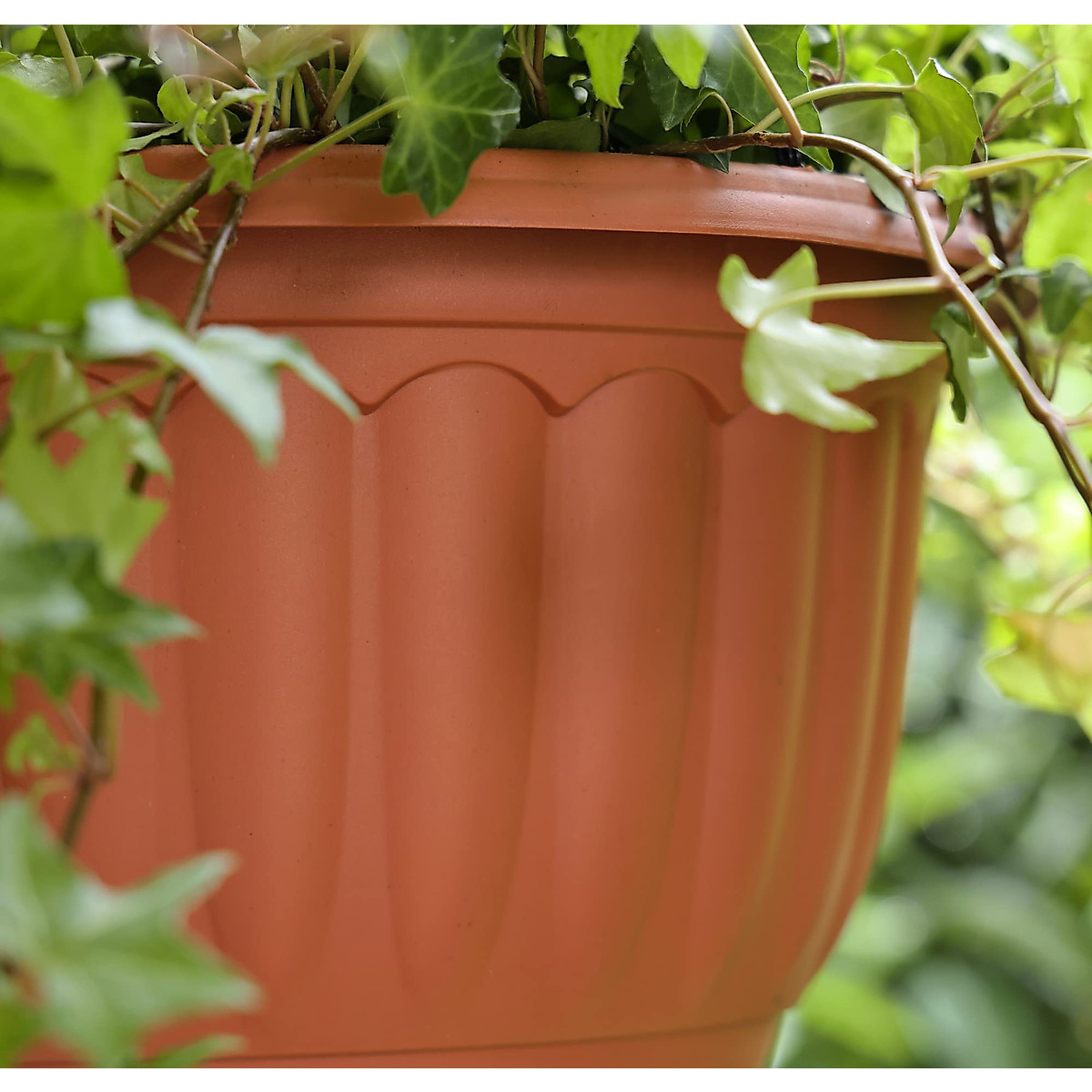 YIKUSH Hanging Planter for Indoor and Outdoor Plants 2 Pack 12inch Flower Pot Plastic Plant Pot with Drainage Hole and Absorbing Tray（Terracotta,with 3 Hooks）