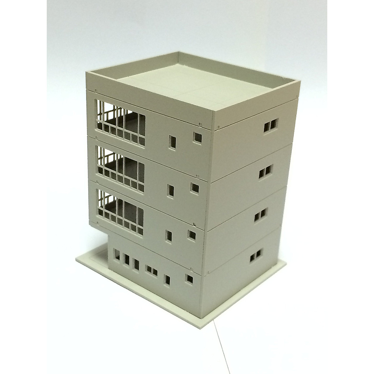 Outland Models Railway Modern 4-Story Office Building Unpainted N Scale 1:160