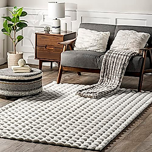 nuLOOM Jeni Solid Faux Rabbit Machine Washable Area Rug, 7' 6" x 9' 6", White