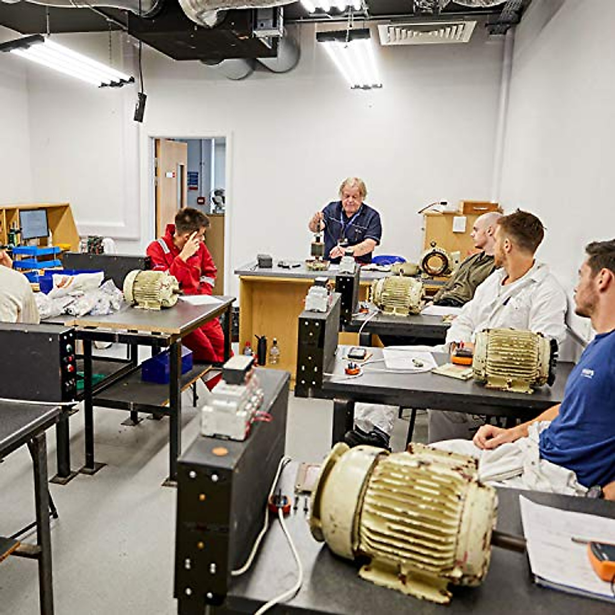 FAITHSAIL Linkable 4FT LED Low Bay Shop Light, 48 Inch 5000K Daylight Utility Shop Light for Workshop, 4 Lamp 80W 9000lm, 250W Fluorescent Equivalent, Linear Hanging Lights Fixture, 1 Pack