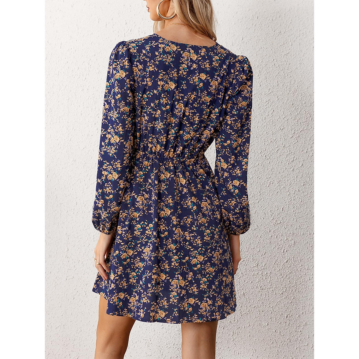 CUPSHE Women's V Neck Ditsy Floral Mini Dress Long Sleeve A Line Dress Surplice Short Dress Multicoloured