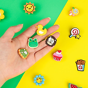 100pcs PVC Shoe Charms for Shoe Decoration and Boys Girls Party Favors Birthday Gifts