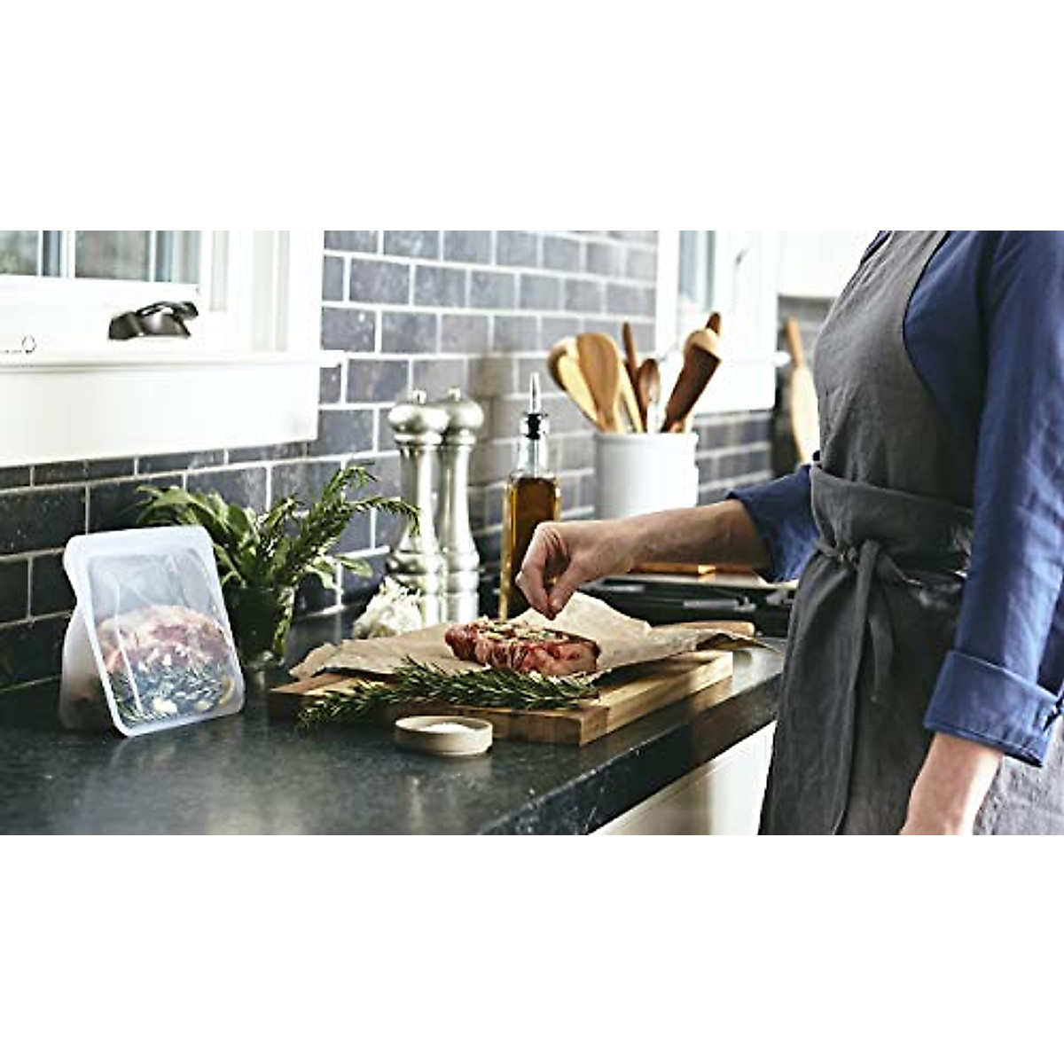 Stasher Re-Usable Food-Grade Platinum Silicone Stand Up Bag for Eating from/Cooking, Freezing and Storing in/Organising/Travelling, 17.80 x 20.30 cm/1.65 Litre/56 Fluid Ounces, Clear