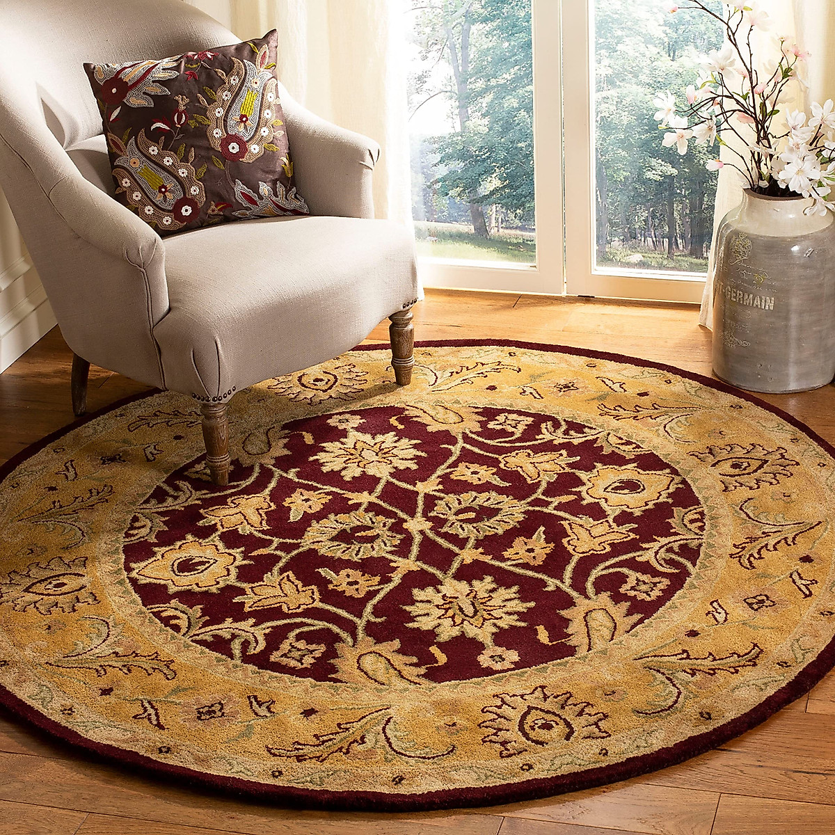 SAFAVIEH Classic Collection Accent Rug - 2' x 3', Black & Burgundy, Handmade Traditional Oriental Wool, Ideal for High Traffic Areas in Entryway, Living Room, Bedroom (CL244C)