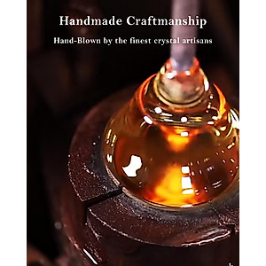 GIHOP Martini Glasses, Lead-Free Crystal Coupe Glasses Set of 2, 9 Oz, Hand-Blown Cocktail Glasses, Fancy Champagne Coupe Glasses for Espresso Martini, Manhattan as Bar Glassware with Deluxe Gift