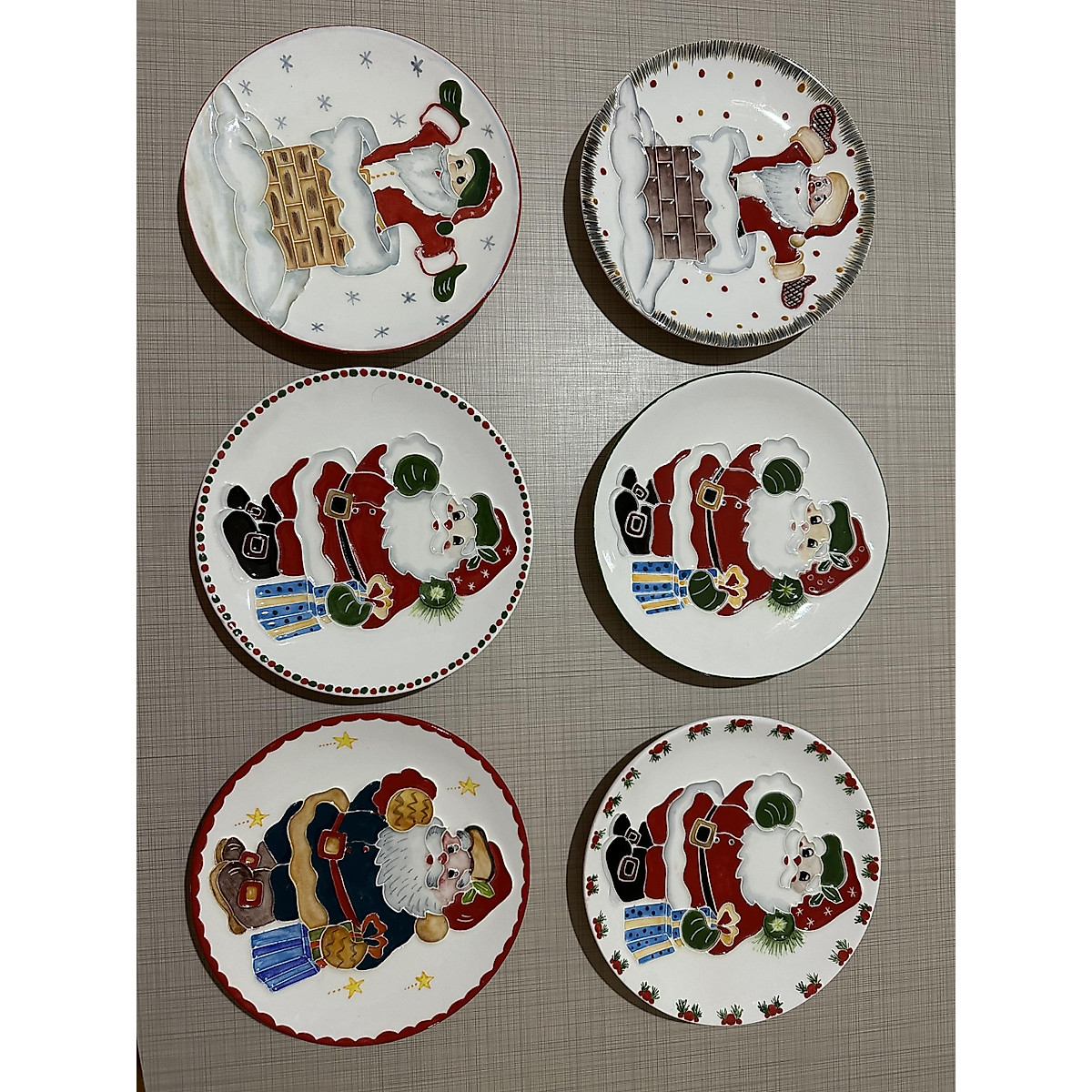 Anka Handcrafts - Christmas Home Decors – Santa with Gifts - Handmade & Handpainted Ceramic Plates with Unique Embossed Surface – w Navy Int. Velvet Case – Christmas for Homes 781
