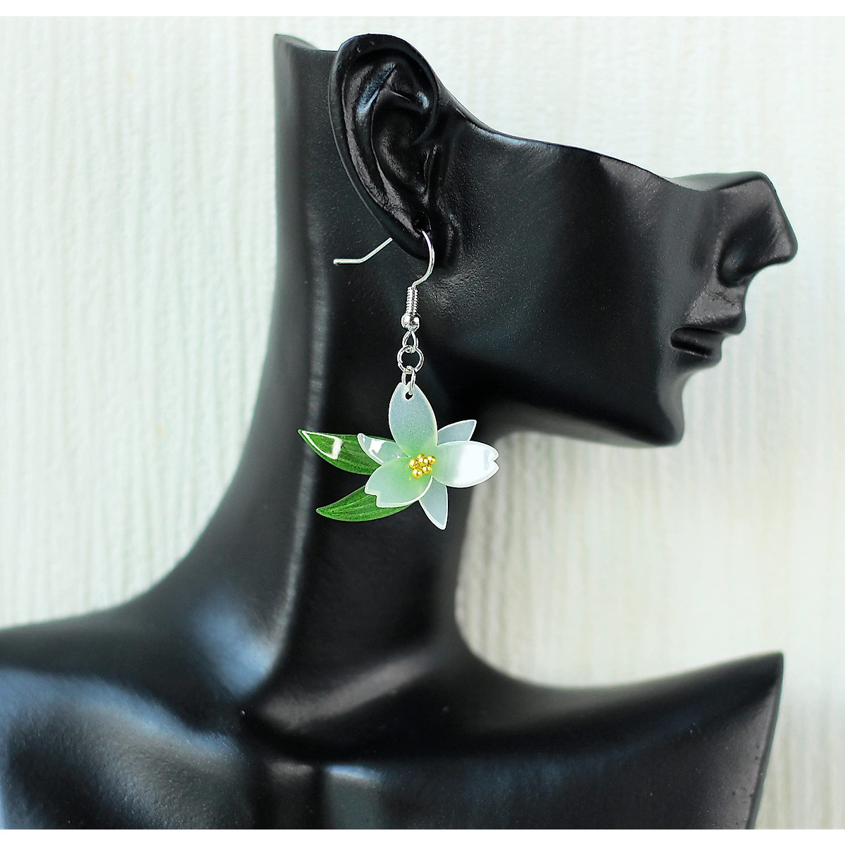 Genshin Impact Earrings Venti's Cecilia Flower Dangle Earrings Cosplay Accessories Collectable Gift For Genshin Gamer & Anime Fans, Simple White Flower Jewelry For Women Girls.