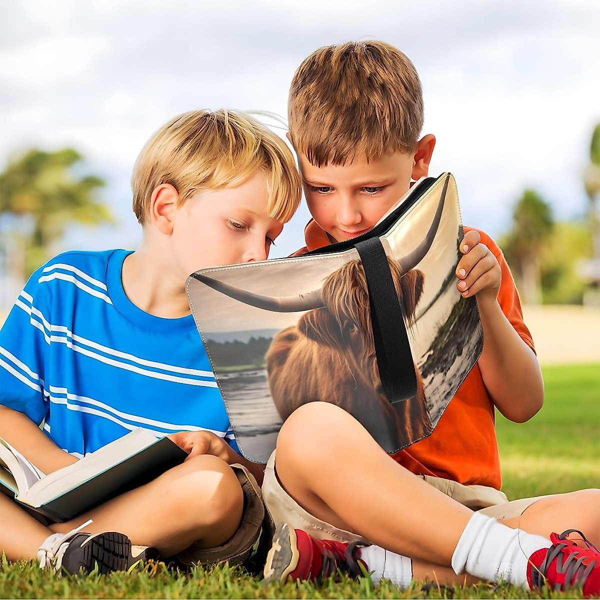 PYBUG Highland Cow Trading Card Binder with Nylon Strap 4-Pocket Waterproof PU Leather Card Collection Binder for 400 Cards Sturdy Card Holder Folders for Game Cards,Sports Cards