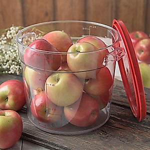 Carlisle FoodService Products Storplus Round Food Storage Container with Stackable Design for Catering, Buffets, Restaurants, Polycarbonate (Pc), 6 Quart, Clear, (Pack of 12)