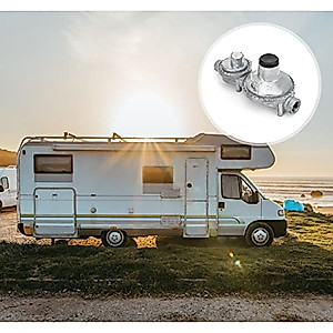 Stanbroil Horizontal Two Stage Propane Regulator, Outlet 3/8 inch Female NPT and Inlet 1/4 inch Female NPT