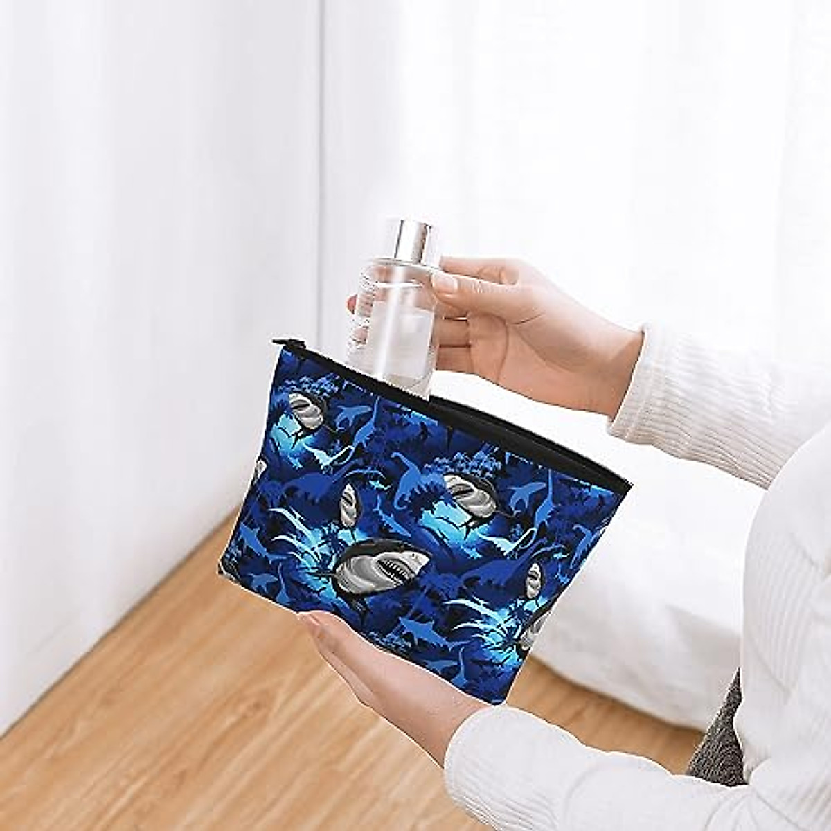 Women's Lightweight Makeup Bag Pouch Compatible with Cool Dinosaur And Ocean Sharks, Funny Travel Cosmetic Bag Portable Pencil Bag with Zip for Office College Christmas Gift