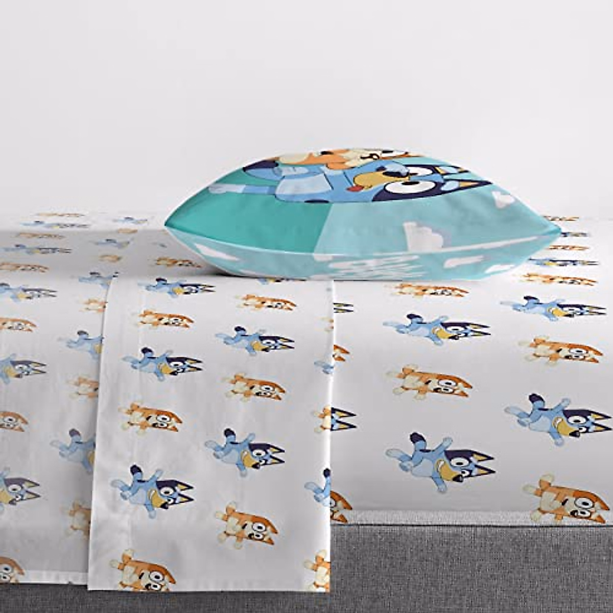 Jay Franco Bluey & Bingo Toddler Size Sheet Set - 3 Piece Set Super Soft and Cozy Kid’s Bedding - Fade Resistant Microfiber Sheets (Official Bluey Product)