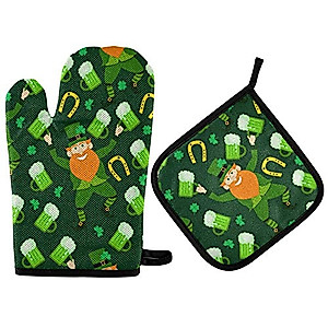 ST Clover Beer Oven Mitts & Pot Holders Set Saint Patrick's Day Kitchen Decor Heat Resistant Gloves PotHolders Pad 2Pcs Microwave Gloves for Baking Cooking Grilling BBQ Home Decor
