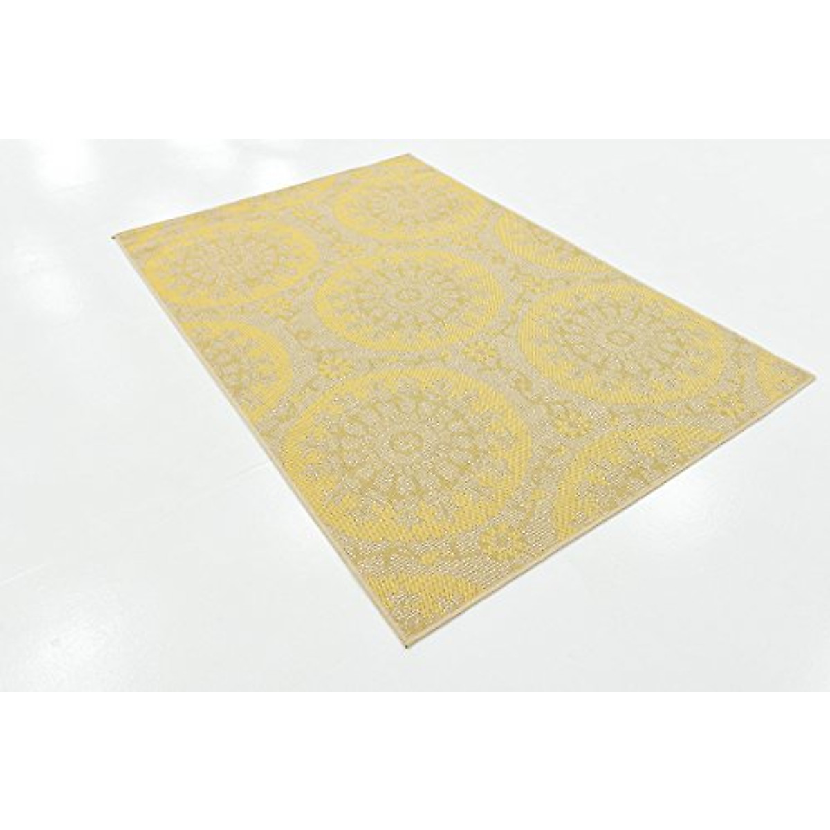 Unique Loom Outdoor Botanical Collection Area Rug - Medallion (4' 1" x 6' 1" Rectangle, Yellow/ Beige)
