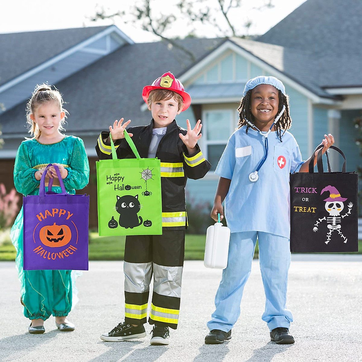 HEYTUYA 6 Pack Large Halloween Bags, Halloween Bags with Handles, Halloween Treat or Trick Bags for Kids, Gift Bags Trick Bags Halloween Kids Party Favor Supplies, Non-Woven Tote Bag Halloween Bags