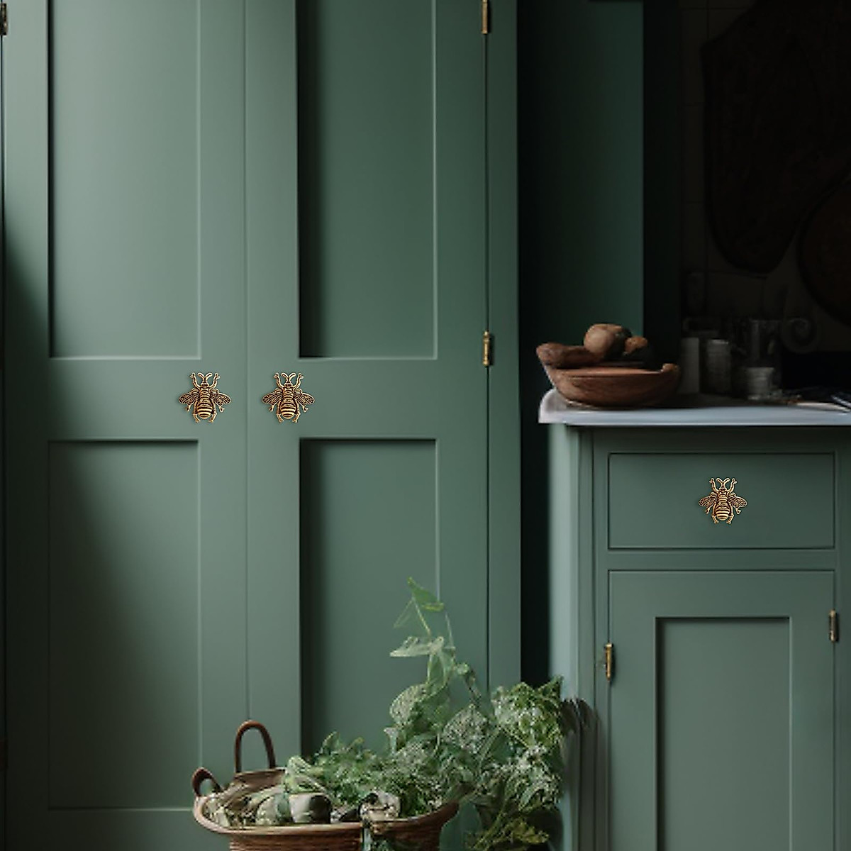 HEVSTIL 2-Pack Bee Shape Cabinet Knob,Nature Theme Single Hole Pulls for Cabinet Dresser Knobs Furniture Door,Antique Gold