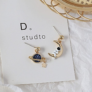 Creative Cartoon Astronaut Stud Earrings Asymmetric Spaceman Star Moon Drop Earrings Cute Blue White 3D Astronaut Planet Charm Jewelry for Women (Blue)