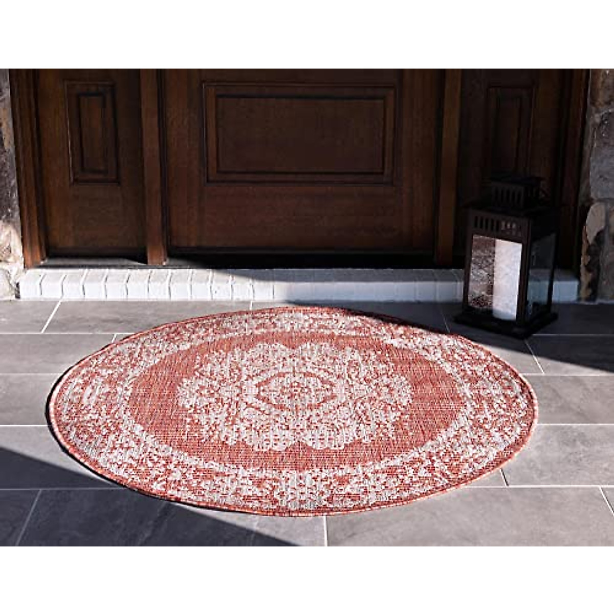 Rugs.com Outdoor Traditional Collection Rug – 4 Ft Round Rust Red Flatweave Rug Perfect for Kitchens, Dining Rooms