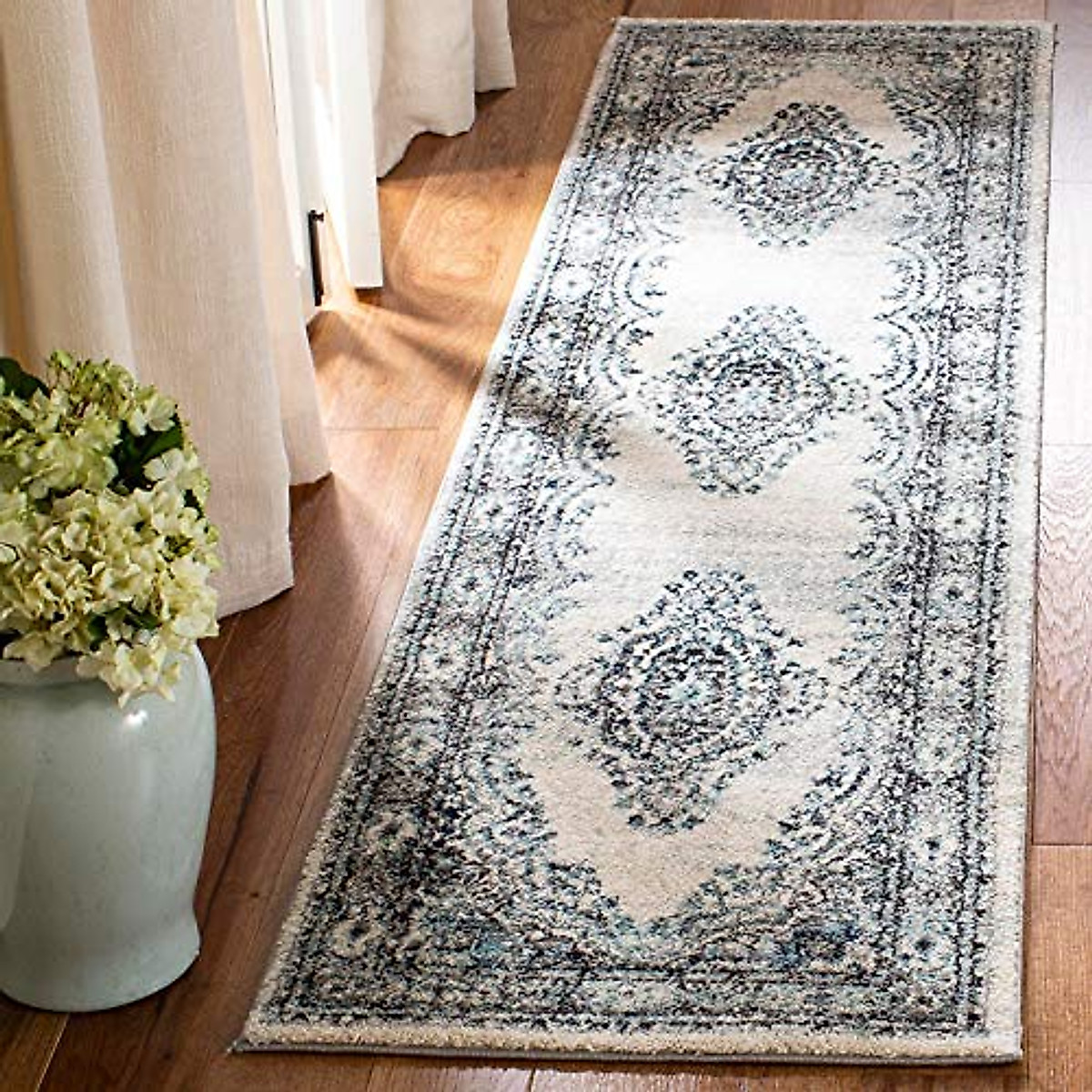SAFAVIEH Madison Collection Area Rug - 8' x 10', Light Grey & Blue, Oriental Boho Chic Distressed Design, Non-Shedding & Easy Care, Ideal for High Traffic Areas in Living Room, Bedroom (MAD926F)