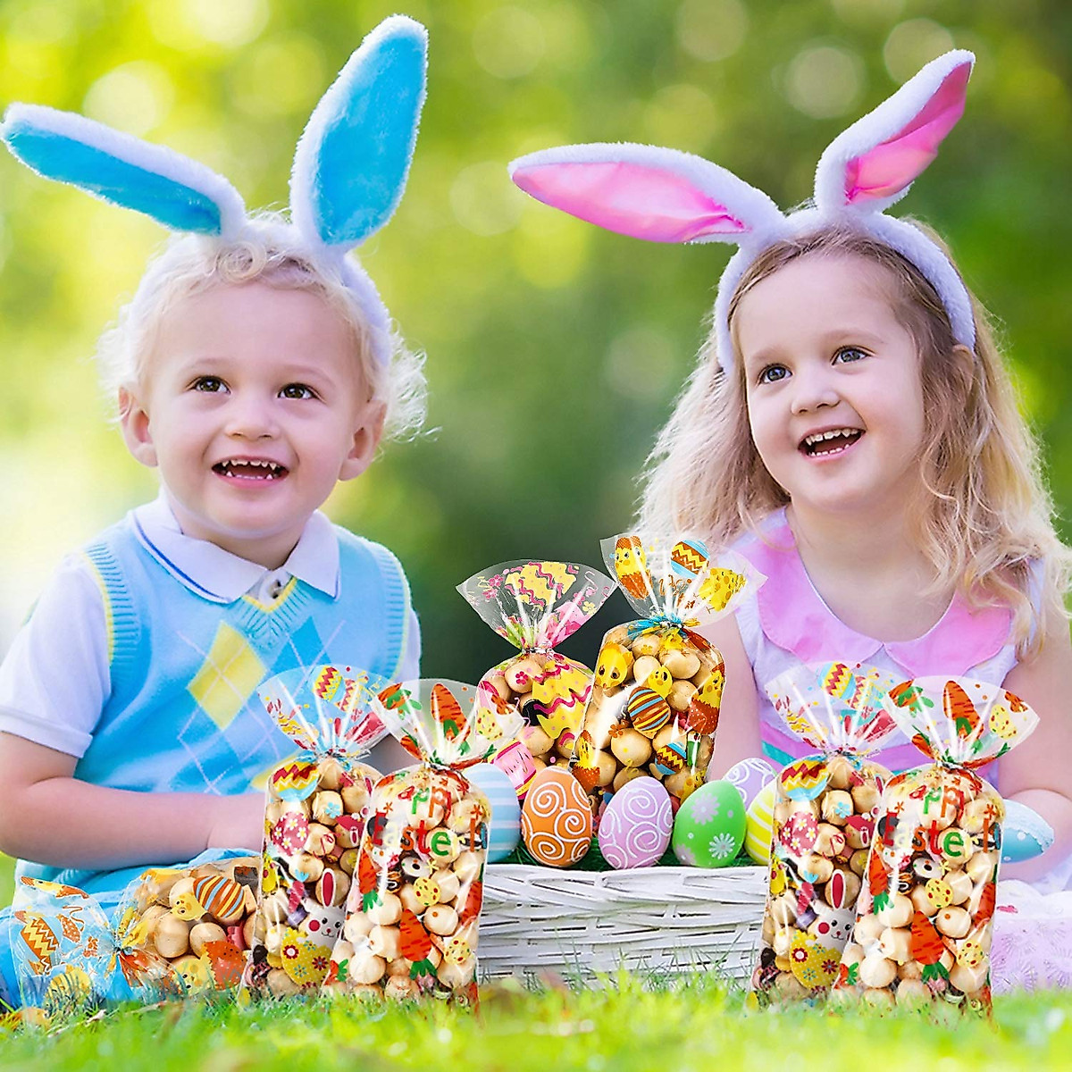 100 Pieces Easter Cellophane Treat Bags, Easter Egg Bunny Chick Carrot Printed Pattern Clear Plastic Candy Goodies Bags with 100 Silver Twist Ties for Easter Day Party Supplies, 4 Assorted Style