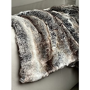 Eikei Luxury Faux Fur Throw Blanket Super Soft Oversized Thick Warm Afghan Reversible to Plush Velvet in Tan Grey Wolf, Cream Mink or Blush Chinchilla, Machine Washable (Chinchilla, 60Wx70L)