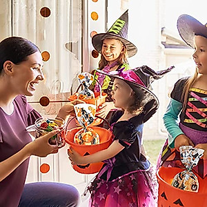 VARACL 100 Pieces Halloween Cellophane Bags, Halloween Clear Plastic Treat Bags Candy Cookies Goody Bags with Twist Ties for Halloween Party Favor Supplies