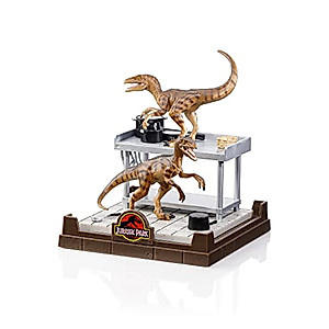 The Noble Collection Jurassic Park Dinosaur Velociraptor