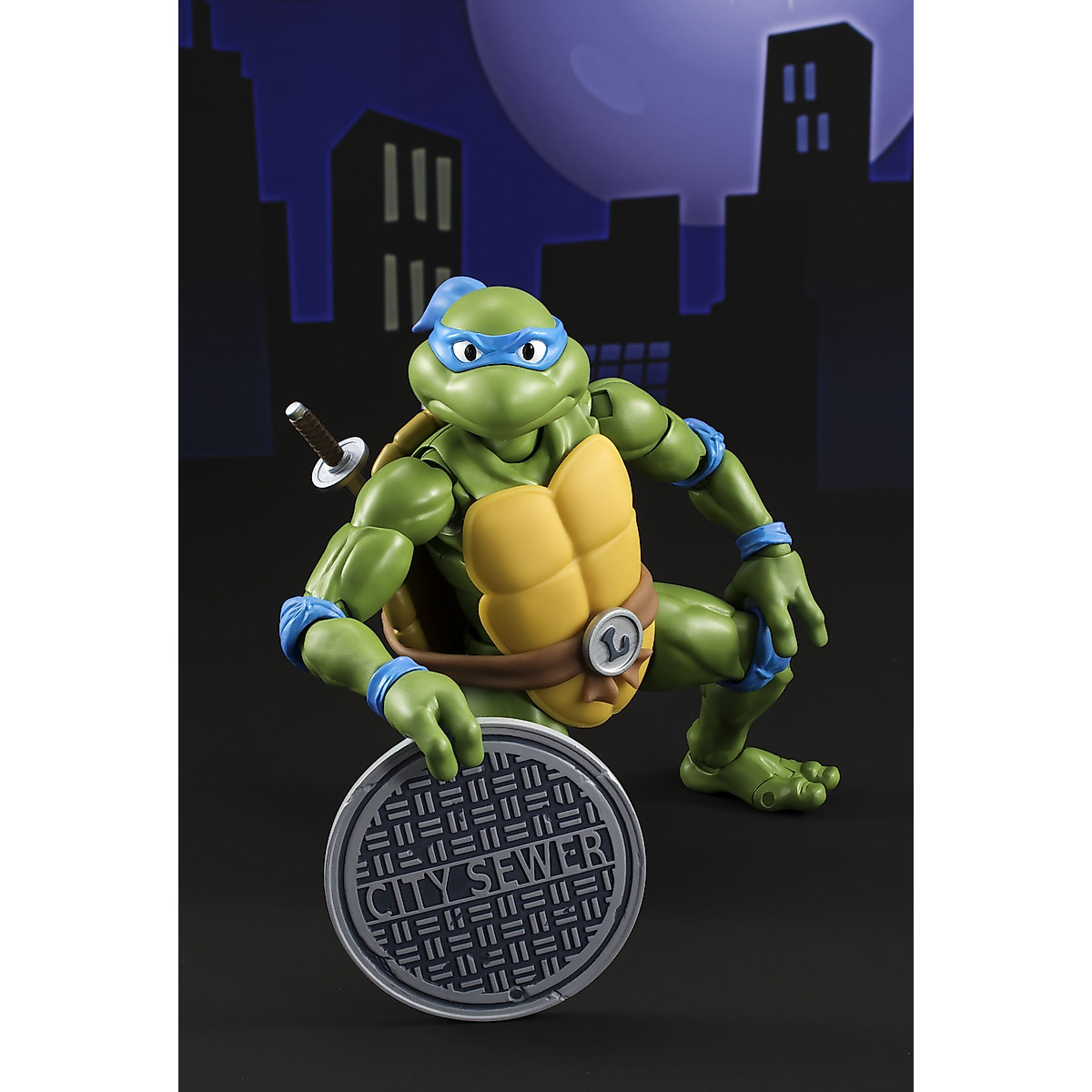 Bandai TAMASHII NATIONS S.H. Figuarts Leonardo "Teenage Mutant Ninja Turtles" Action Figure, 6 inches (BAN06450)