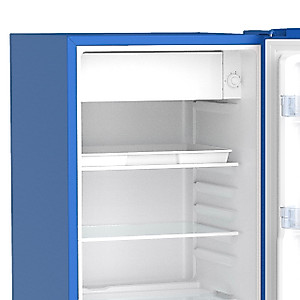 West Bend WB0310RCRXRB Retro Mini Fridge for Home Office or Dorm, Manual Defrost and Adjustable Temperature, 3.1-Cu.Ft, Robin's Egg Blue