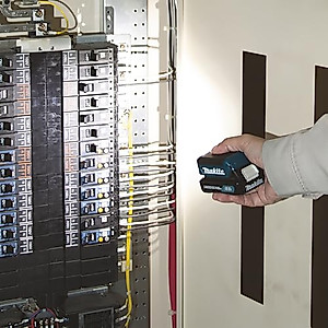 Makita ML103 12V MAX CXT Lithium-Ion Cordless L.E.D. Flashlight