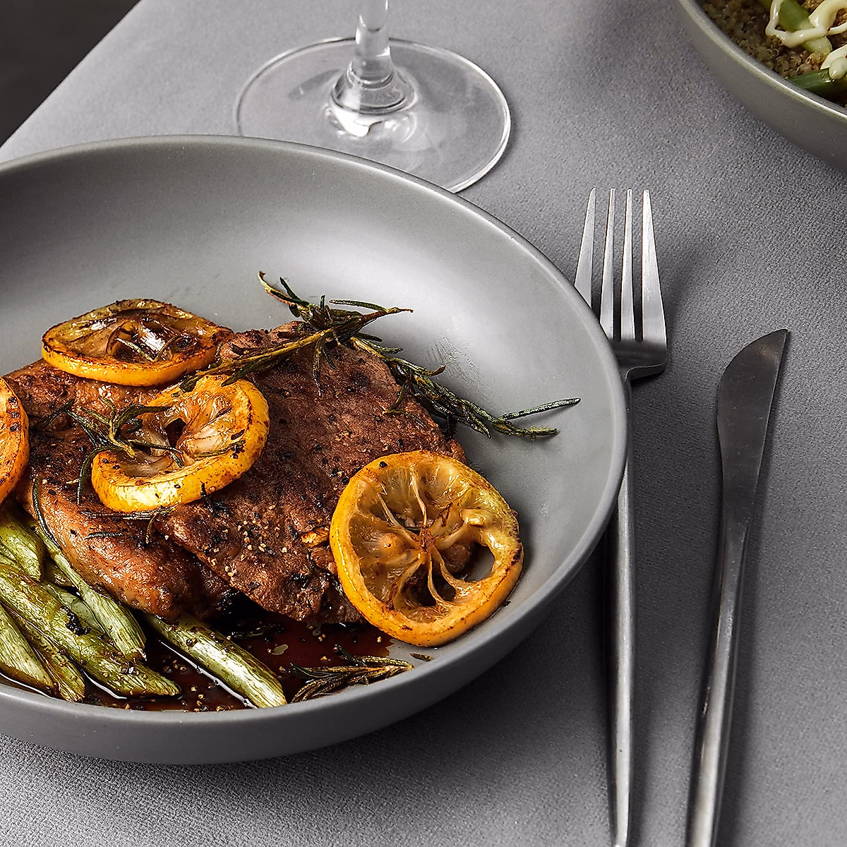 Y YHY Pasta Bowls Set of 6, Large Salad Serving Bowls, Porcelain Soup Bowls 30 Ounces, Wide and Flat, Microwave Dishwasher Safe, Matte Grey