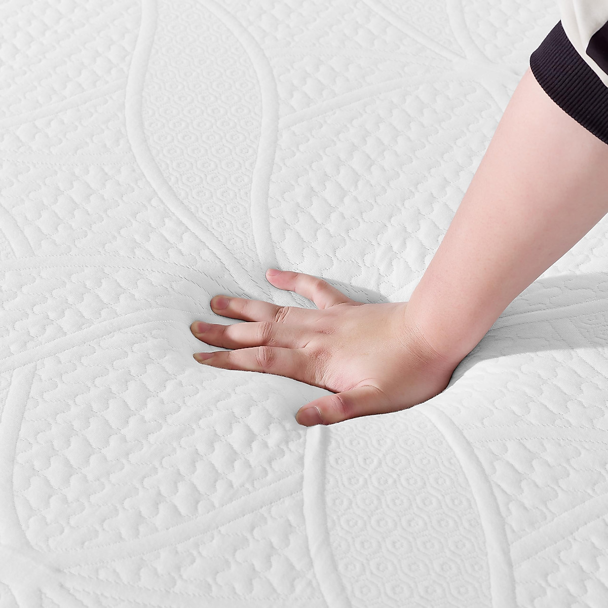 Cool Gel Memory Foam 14-Inch Mattress with Bonus Pillow, CertiPUR-US Certified, Mattress in a Box, Twin XL, White