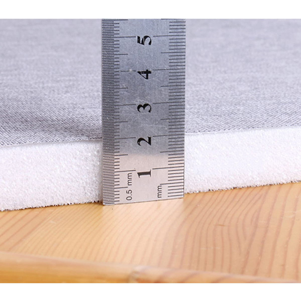 Hruile Set of 2 Chair Cushions, Kitchen Dining Chair Pads with Straps, 40 x 40cm Seat Pads Seat Cushions for Indoor Outdoor Living Room Home Garden Office,Brown