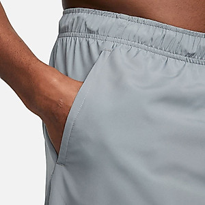 Nike Dri-FIT Men's 9" Woven Lightweight Training Shorts (US, Alpha, Large, Regular, Regular)