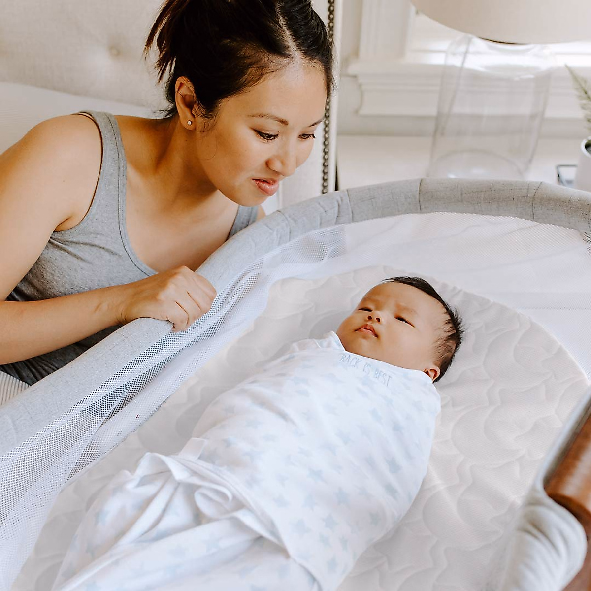 HALO DreamWeave Breathable Mesh BassiNest Mattress Replacement Pad BassiNest Fitted Sheet Herringbone, Bundle