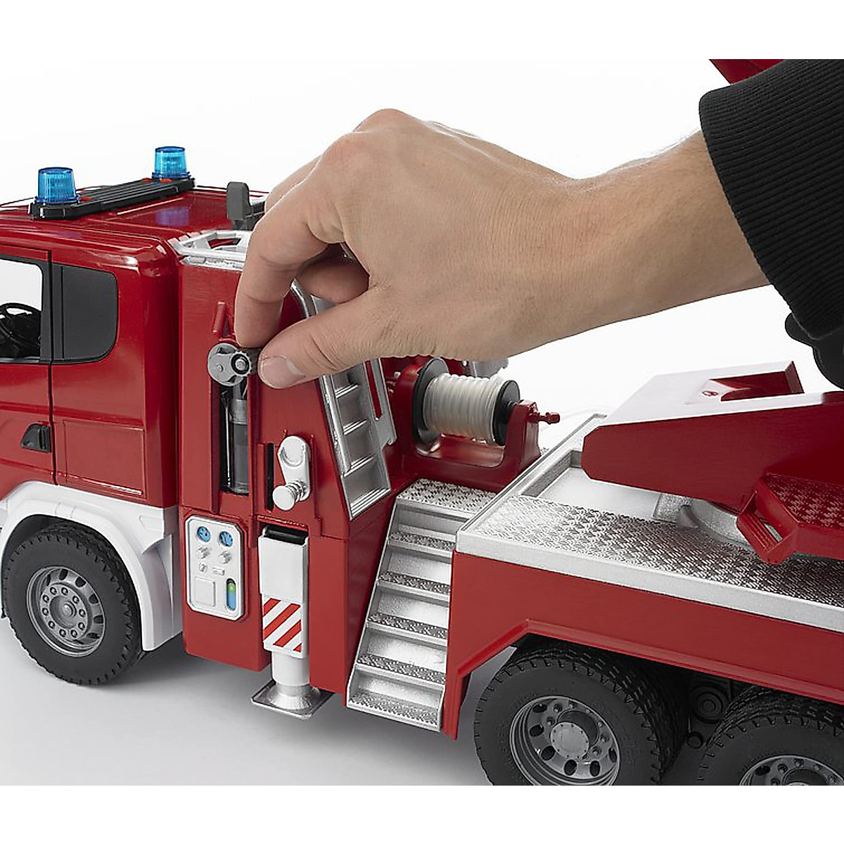 Bruder 03590 Scania R-Serie Fire Engine with Water Pump and L and S Module