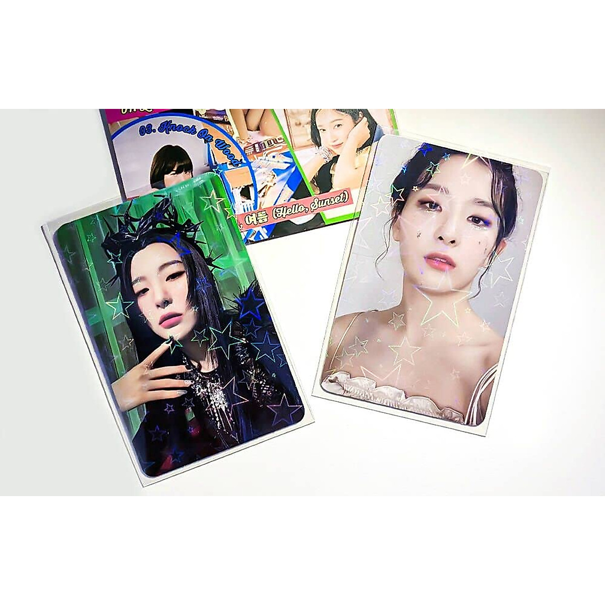 Baskiss 100 Packs Laser Star Photocard Sleeves Kpop 200 Microns Ultra Thick Sleeves Idol Photo Cards Protector Trading Cards Shield Cover (New Star-Shape Laser, Unsealable)