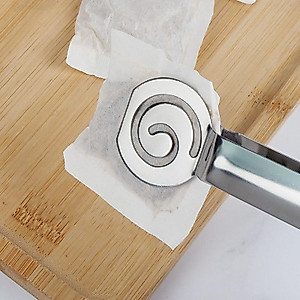 Ousyaah 4 Piece Tea Bag Squeezer, Stainless Steel Round Tea Bag Squeezer Tongs, Tea Filter Coffee Bag Clamp Tea Strainer Grip Holder Lemon Slice Clip, Mini Ice Tongs Sugar Tongs Tea Bag Spoon