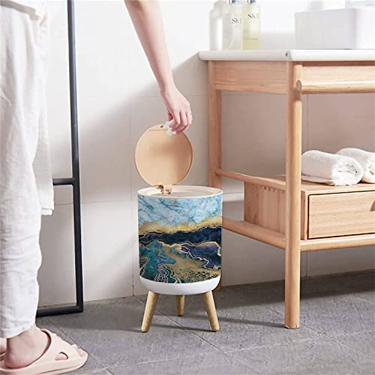 KCDCYCZEAL Small Trash Can Lid Abstract Background Blue Marble Fake Stone Texture Liquid Paint Gold Round Recycle Bin Press Top Dog Proof Wastebasket for Kitchen Bathroom Bedroom Office 7L/1.8 Gallon
